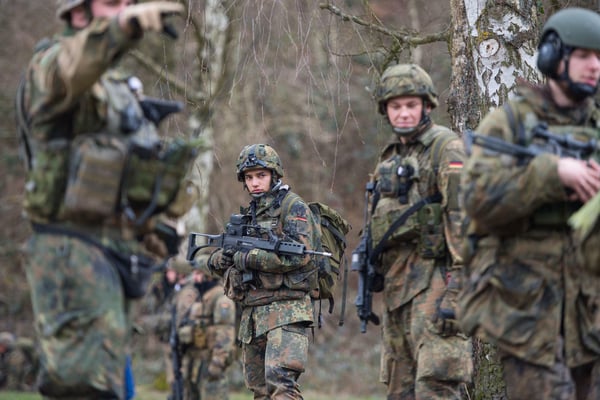 Die Bundeswehr bekommt neue Uniformen im Tarnmuster „Multitarn“