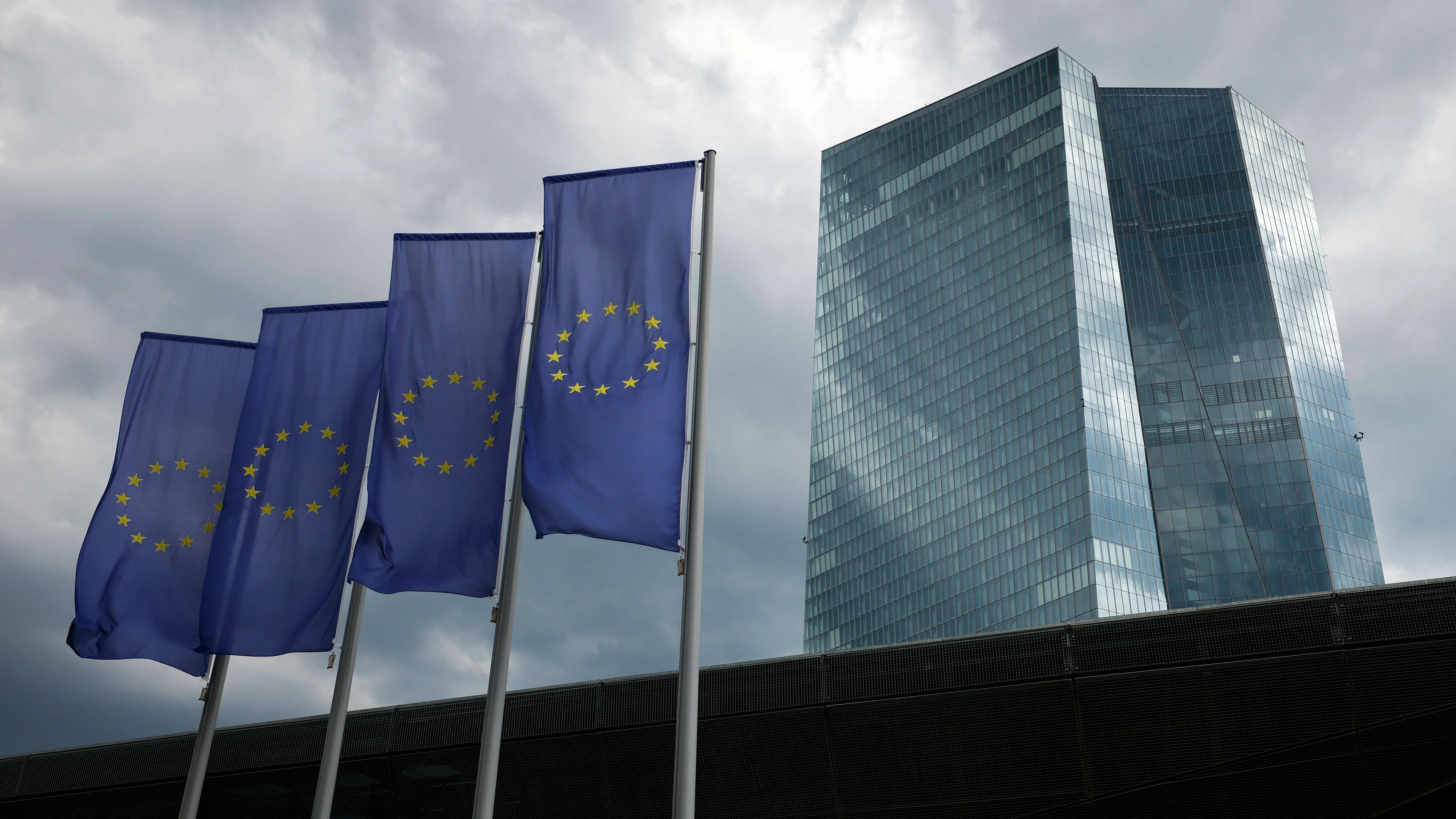 EZB: Europäische Zentralbank warnt Banken vor beispiellos hohem Risiko