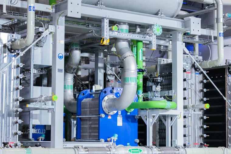 Elektrolyseur: Wie er funktioniert und wie viel Wasserstoff er erzeugt