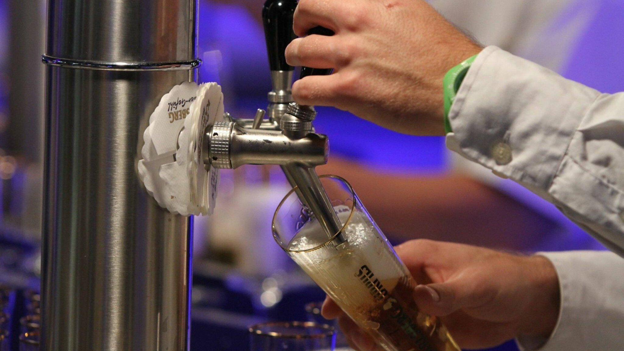 Bierbrauer und Hopfenbauer stecken in der Klemme