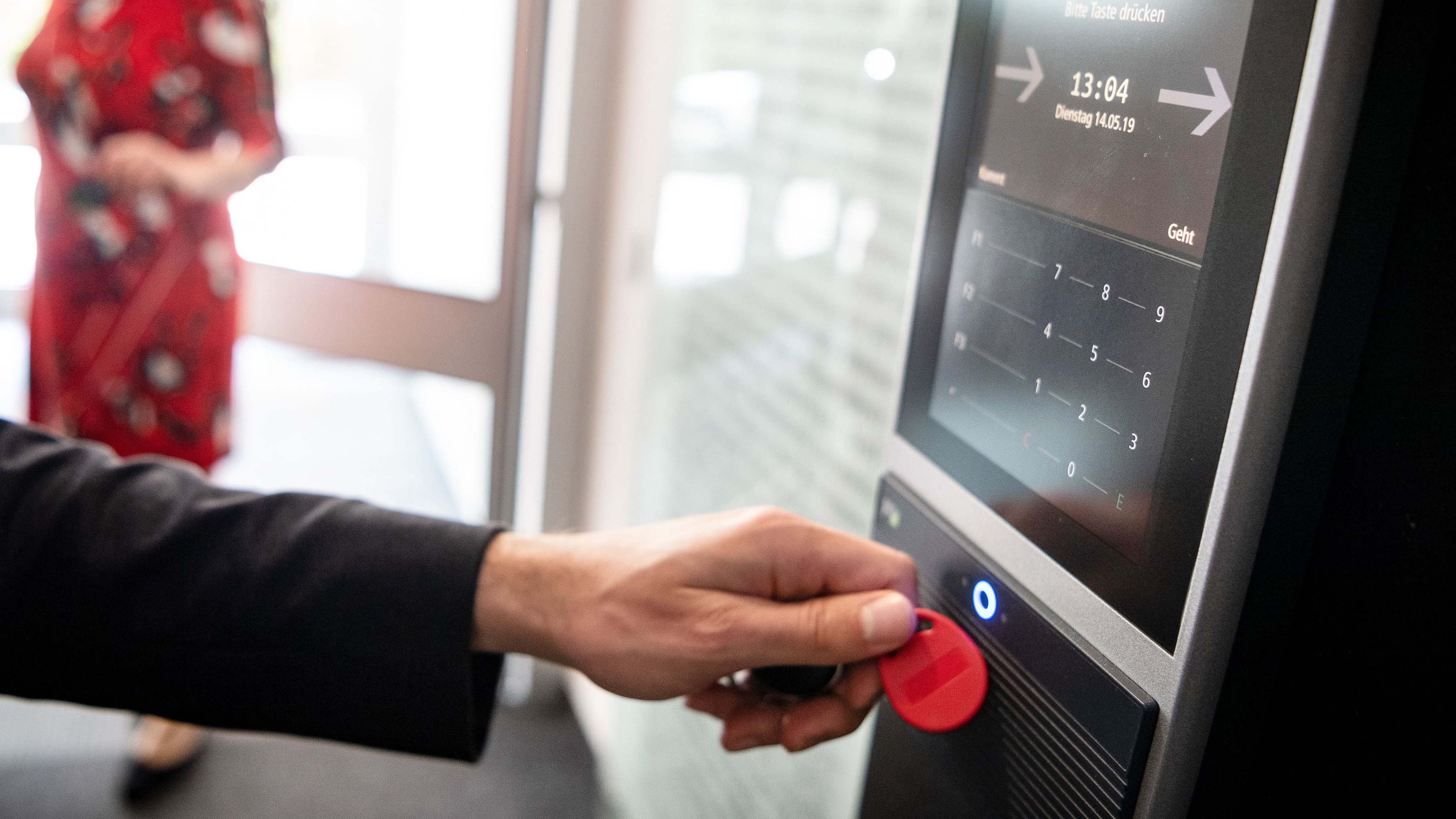 Arbeitszeitrechner 2025: Wie viel Zeit verbringen Sie mit Arbeit?