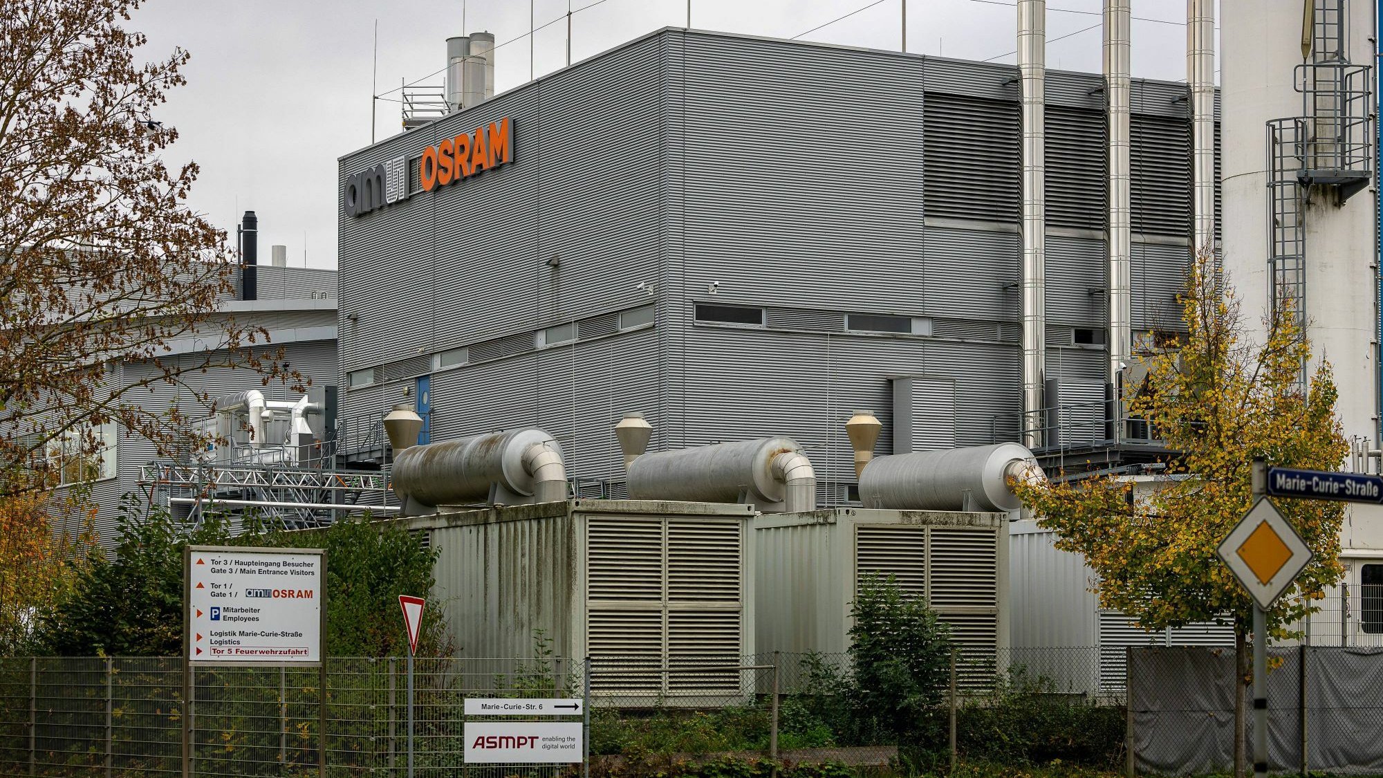 AMS-Osram: Chip-Konzern halbiert Verlust – Fortschritte bei Sanierung