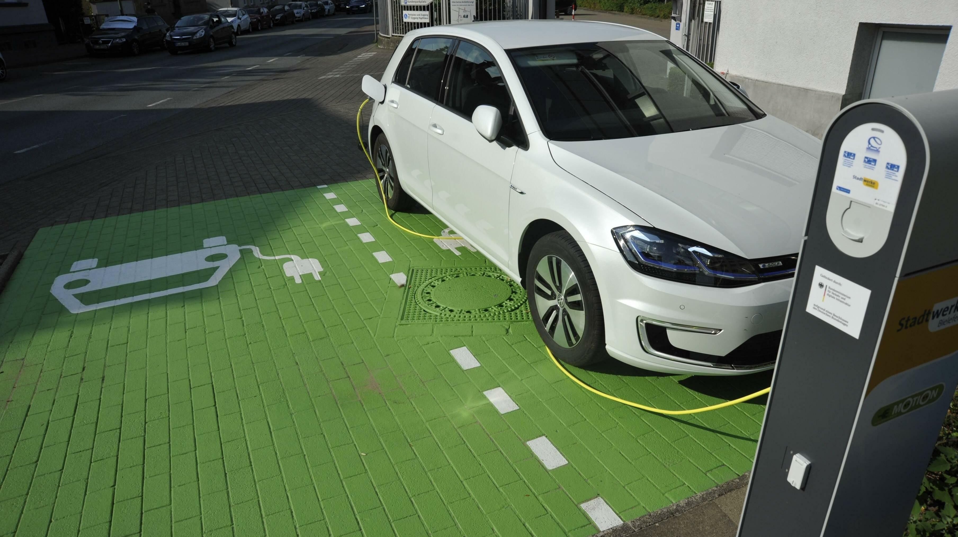 E-Autos: Werden Verbrenner jetzt ganz schnell uncool?