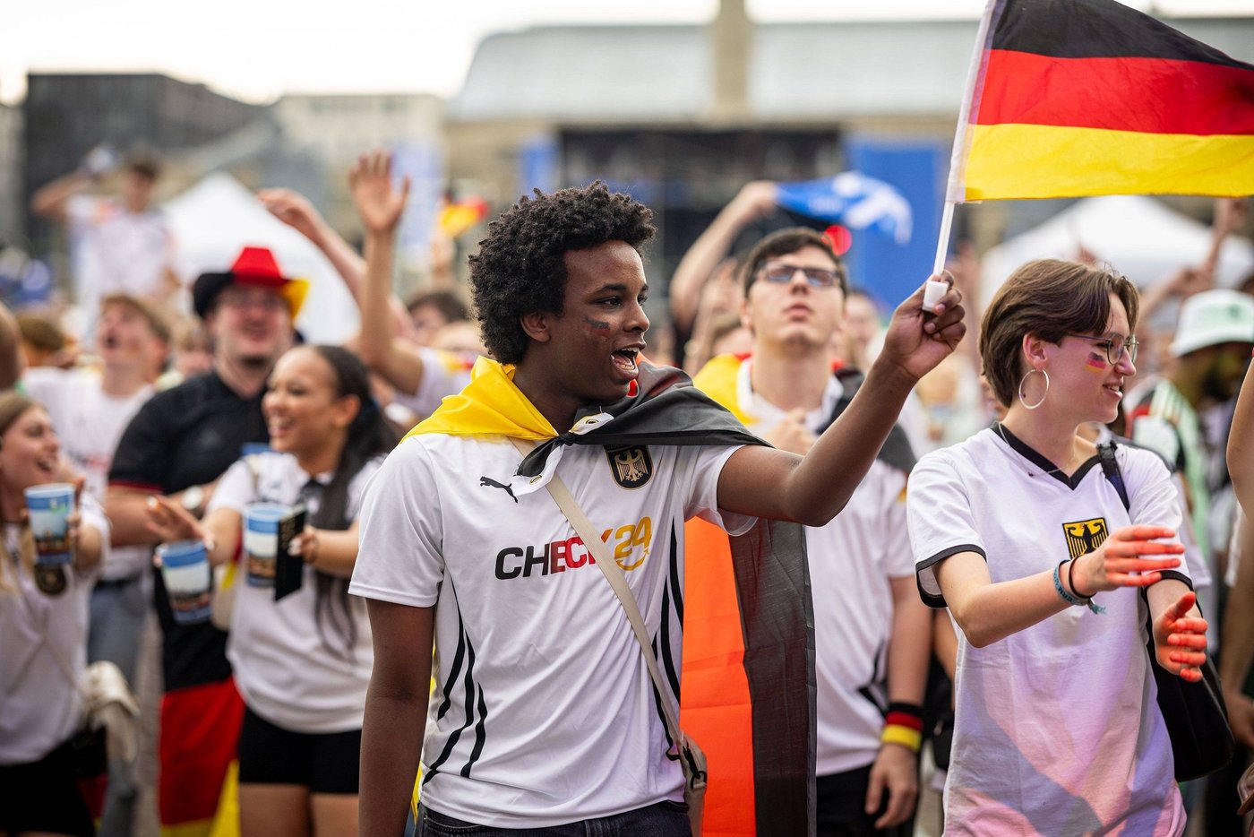 Check24 & das EM-Trikot: Warum die Firma die Aktion nicht wiederholen ...