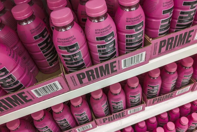 Energydrink Prime von Logan Paul: Darum warnen Politiker vor dem Getränk