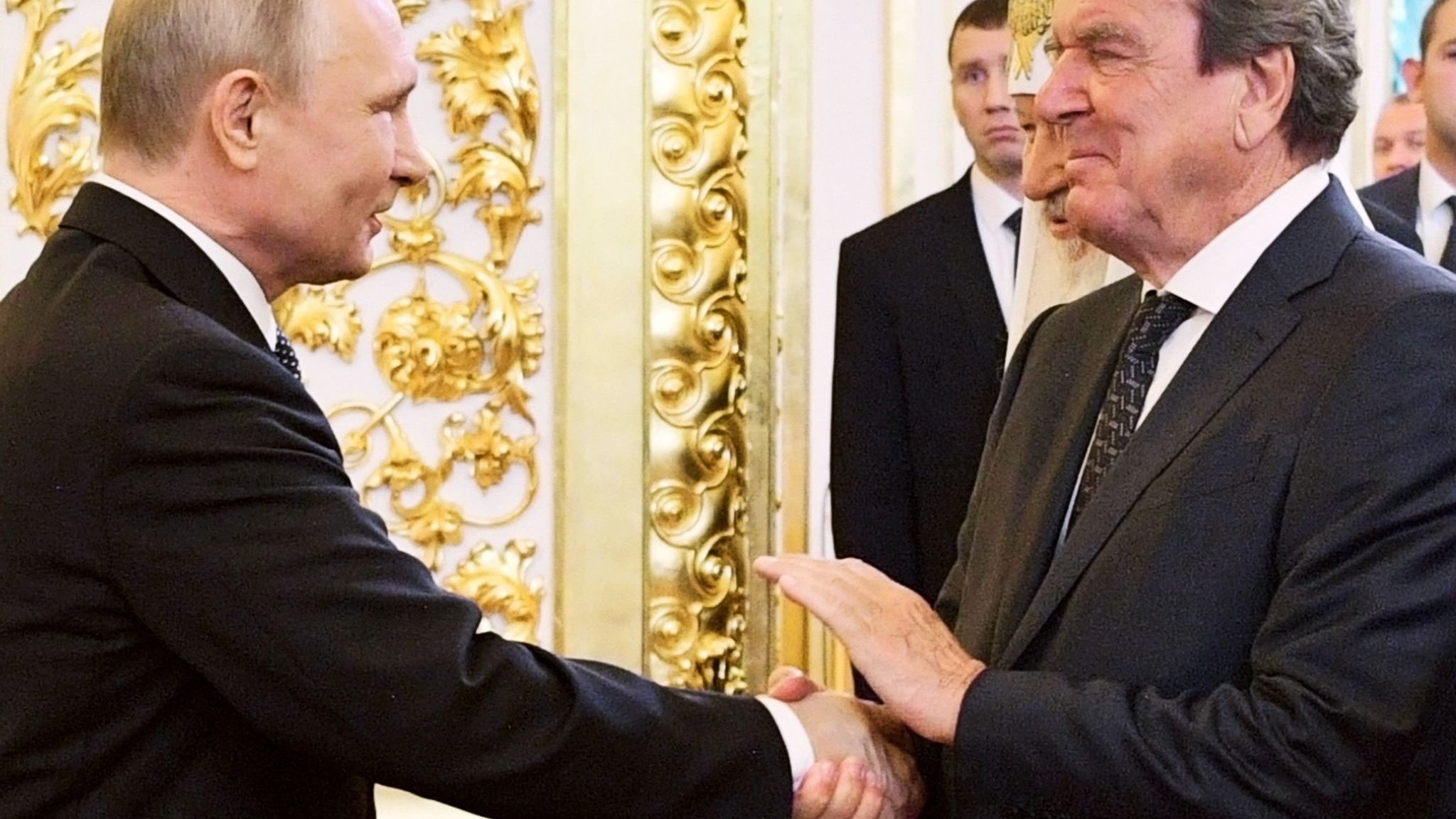 Vorschlag von Putin: EU gegen Altkanzler Schröder als Ukraine-Vermittler