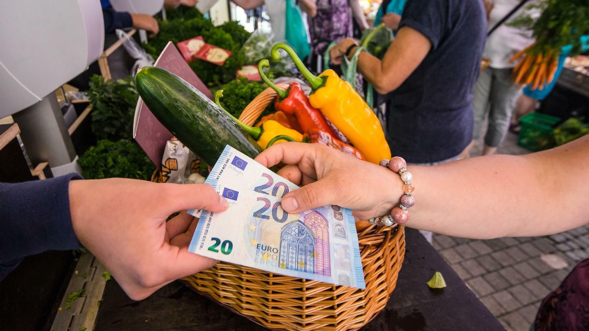 Bargeld in Deutschland: Und Schritt für Schritt zahlen die Deutschen ...