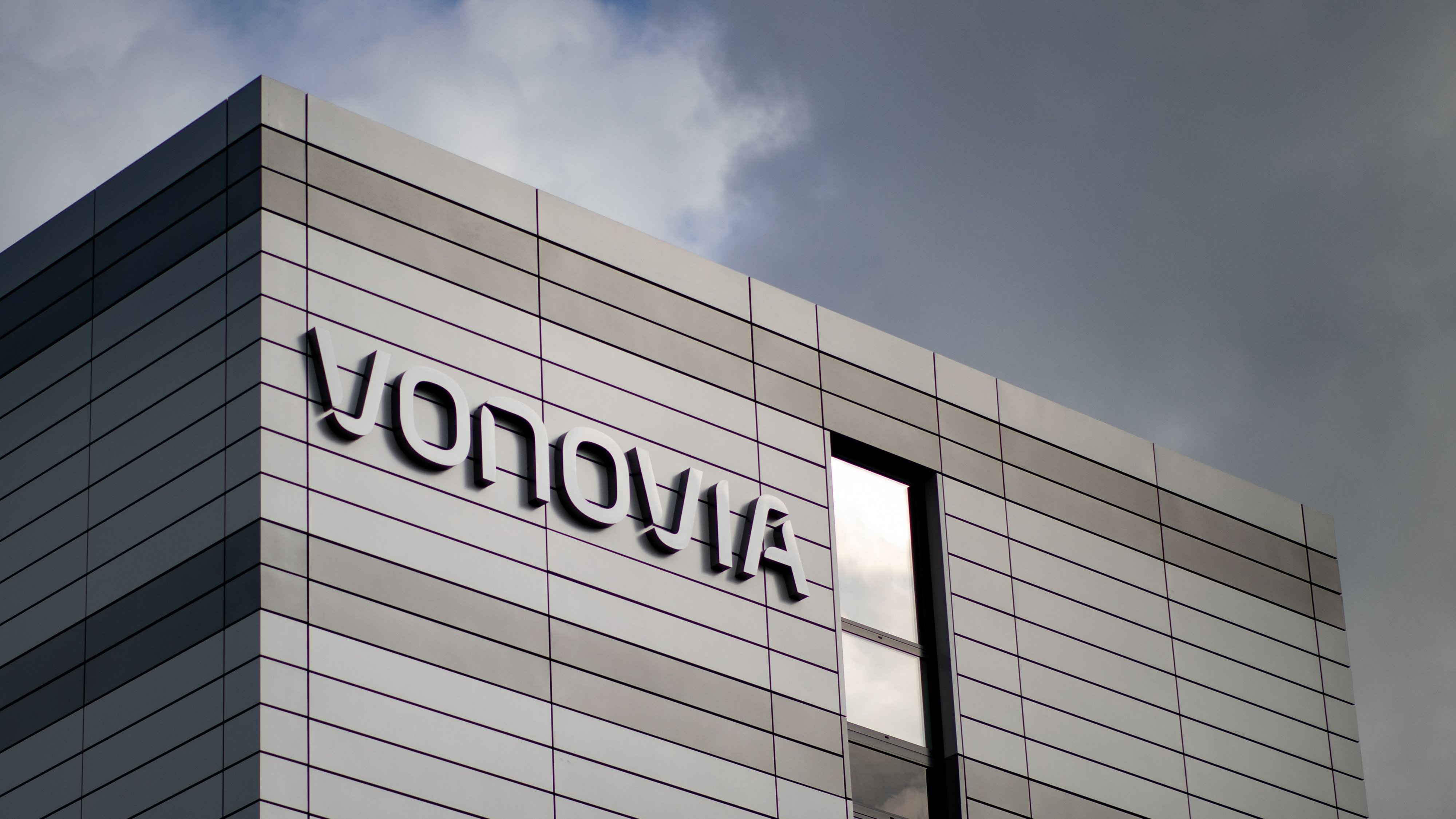 Vonovia: Gewinn steigt, Chef Rolf Buch geht – Luka Mucic übernimmt