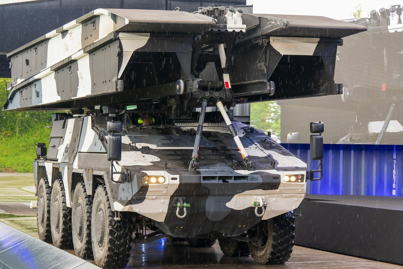 Rüstungsunternehmen KMW stellt Bundeswehr-Gefechtsfahrzeuge vor