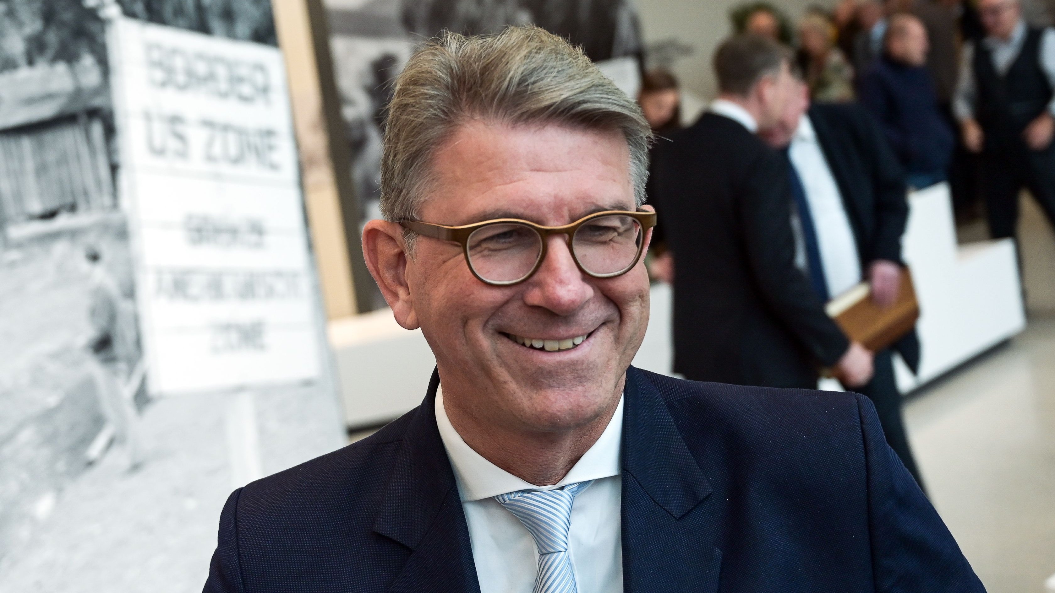 Weimer Media Group: Bayern überprüft Unterstützung von Ludwig-Erhard-Gipfel