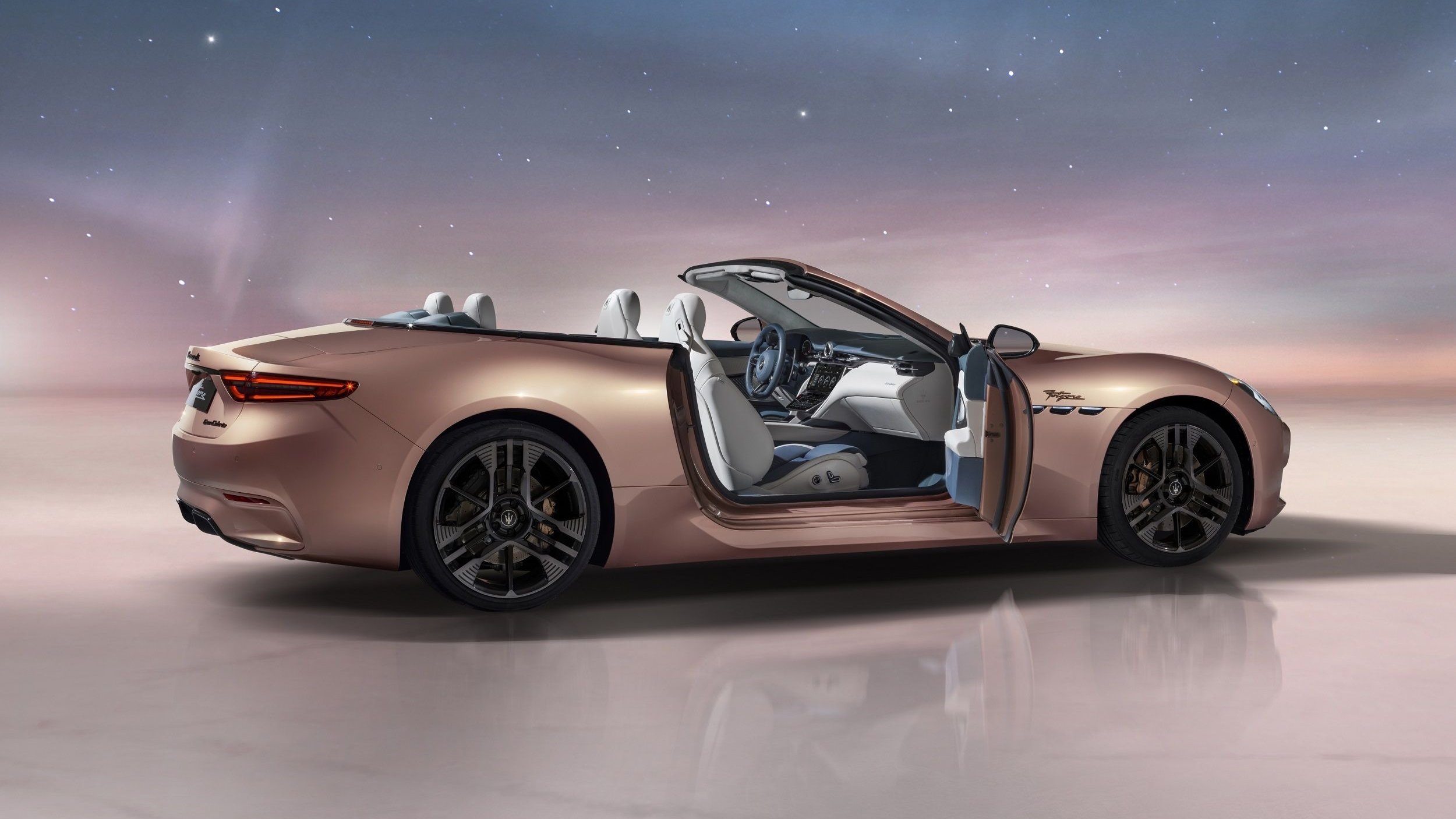 Tesla Roadster, Mini Cabrio: 5 elektrische Cabrios und Roadster im ...