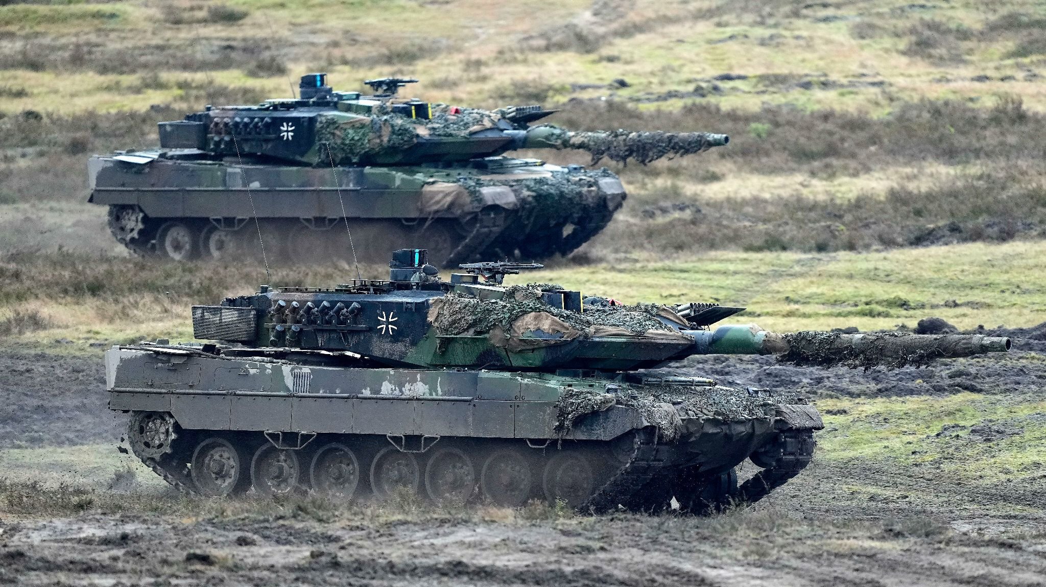 Kampfpanzer: Schweizer Regierung bewilligt Ausfuhr von Leopard-Panzern ...