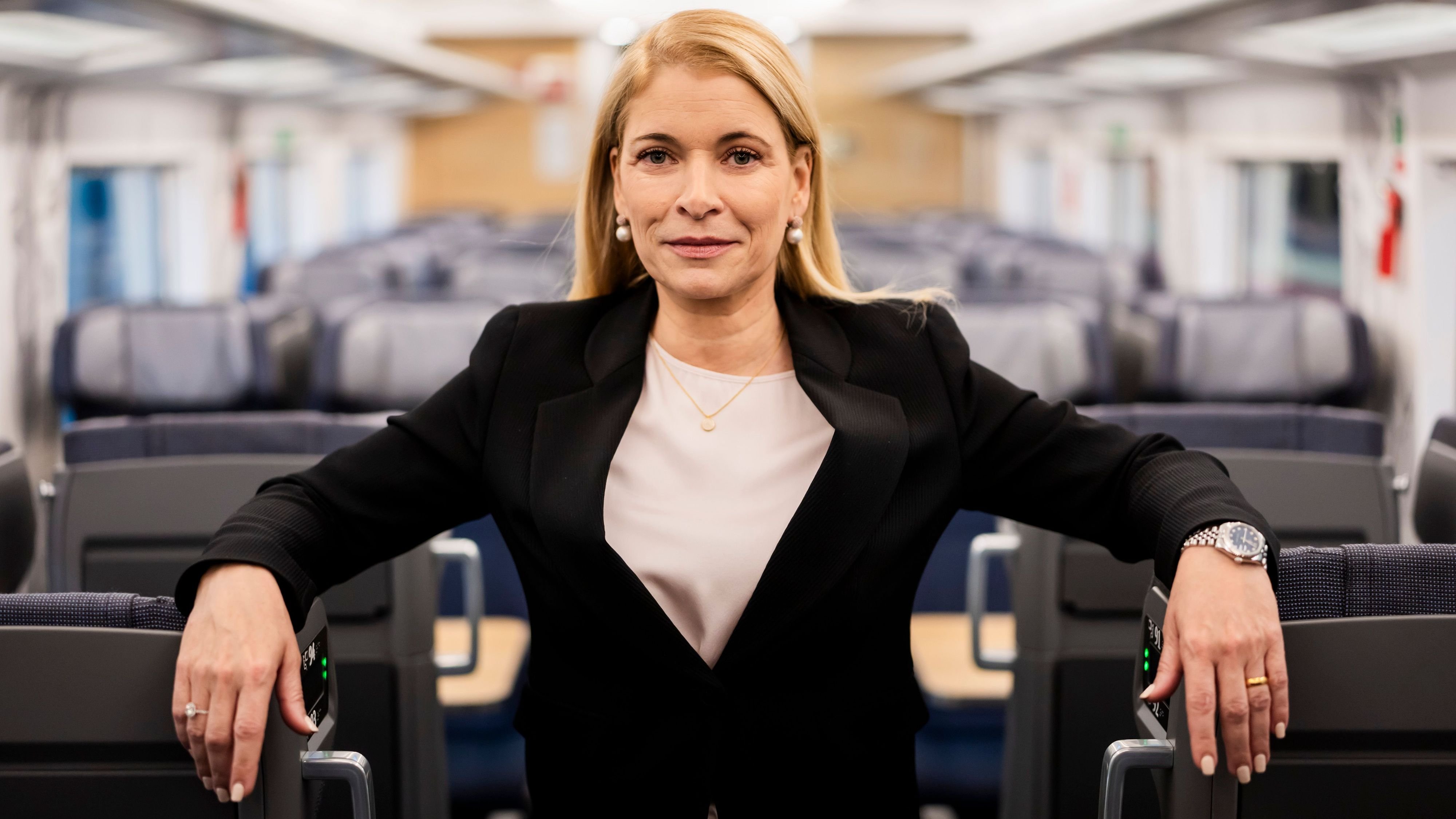 Evelyn Palla kündigt kompletten Neuanfang bei der Deutschen Bahn an