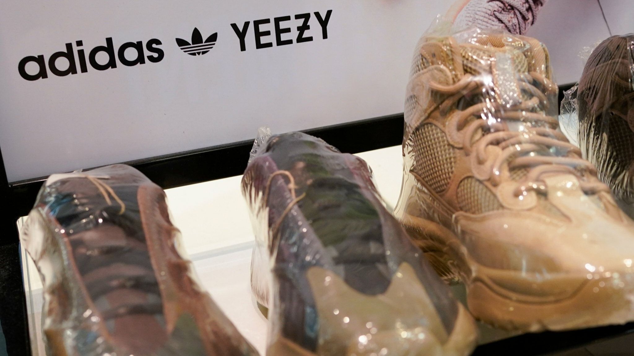 Yeezy: Adidas verkauft Kollektion mit Rapper Ye