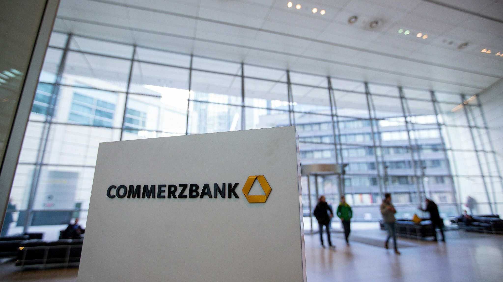 Banken: Commerzbank und Allianz verlängern Kooperation bis 2035