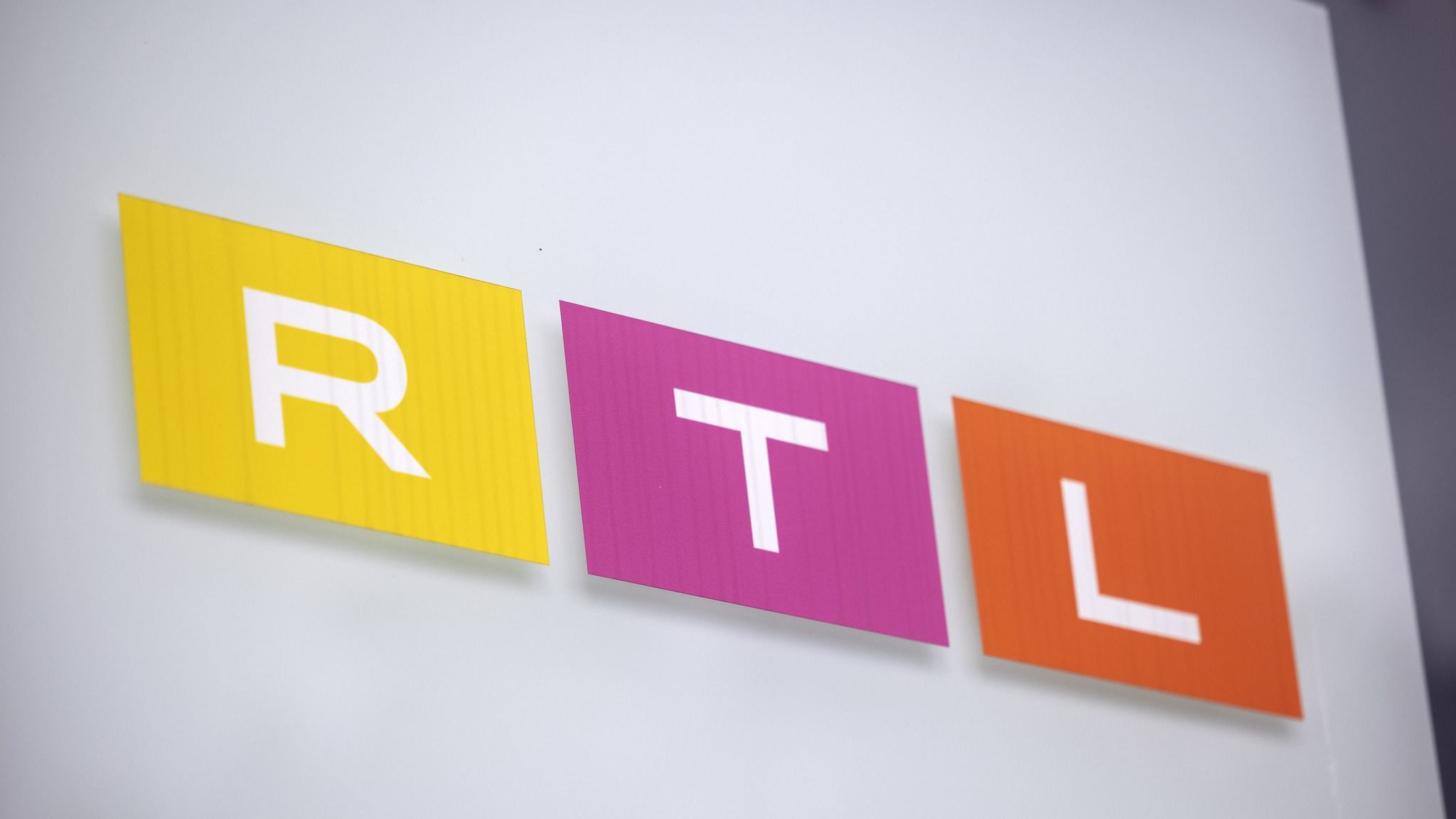 RTL Plus-Kosten 2026: Preise der Basic-, Premium- und Premium Werbefrei ...