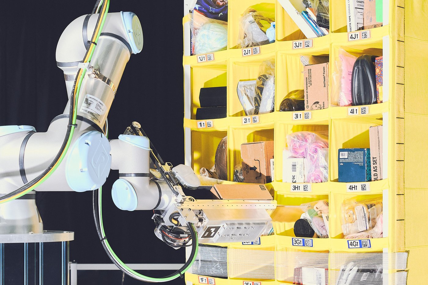 Amazon: Wie der Online-Riese DHL das Geschäft abspenstig macht