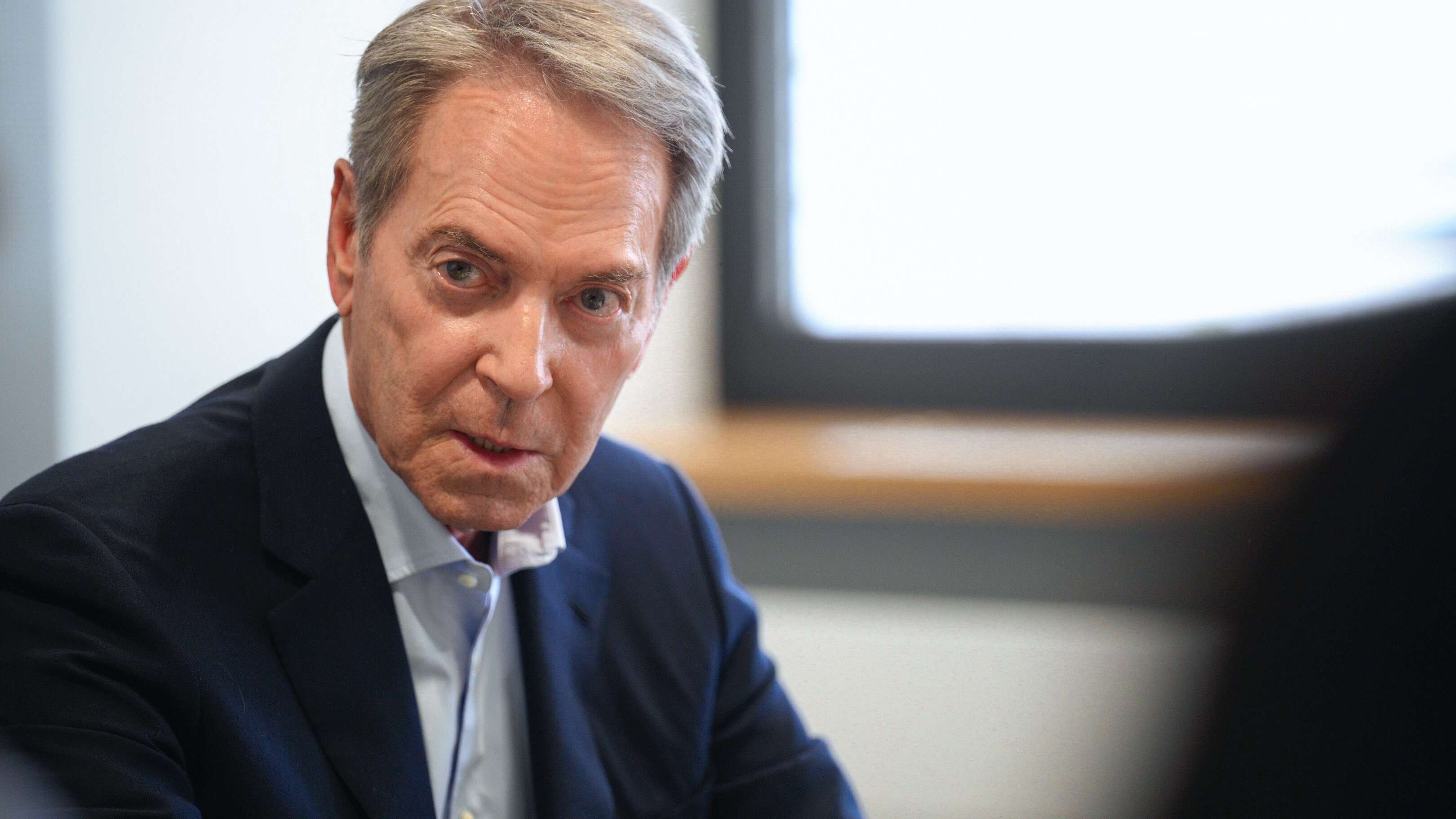 Automobilzulieferer: Brose-Patriarch Stoschek zieht sich erneut beim ...